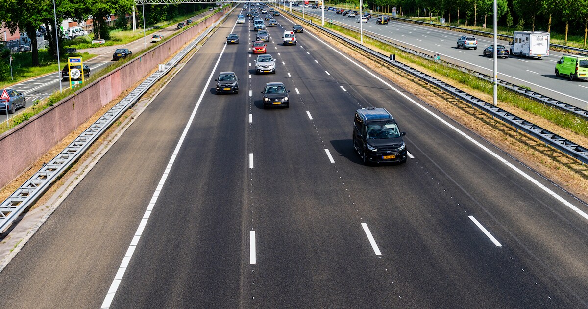 Geen gladheid, maar hitte: Weert strooit zout om asfalt te koelen ...