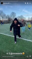 Sylvie Meis verdwijnt tussen de kerstballen en Gerard Joling kan nog ...