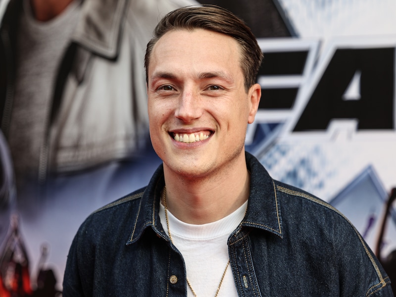 Zijn jeugd moest Johan Derksen overleven: eerst in het ‘gekkenhuis ...