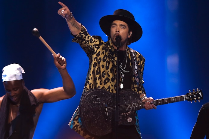 Waylon neemt het op voor Voice-coach Jan Smit: ‘Hij hoort in die stoel ...