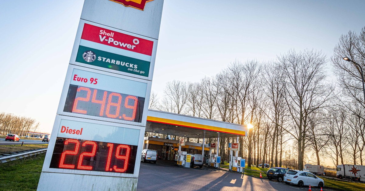 Auto blijft aan de kant door de hoge benzineprijs | Auto | AD.nl