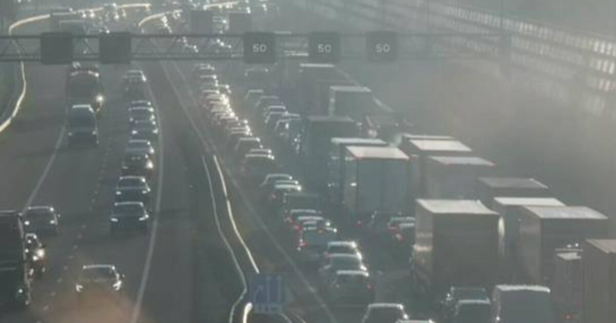 Ongeval op A15 bij Hardinxveld-Giessendam zorgt voor vertraging | Regio ...