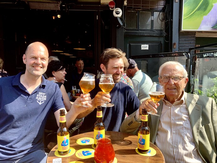 Opa Huub krijgt eigen bier met zíjn gezicht op het etiket: ‘Ik ben ...