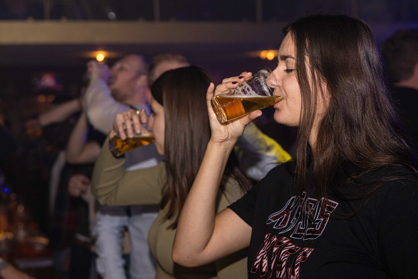 Bier, zang en verbroedering op eerste Bredase Biercantus | Foto | AD.nl