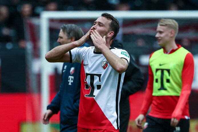 Sander van de Streek is met fortuinlijk FC Utrecht bijna zeker van play ...