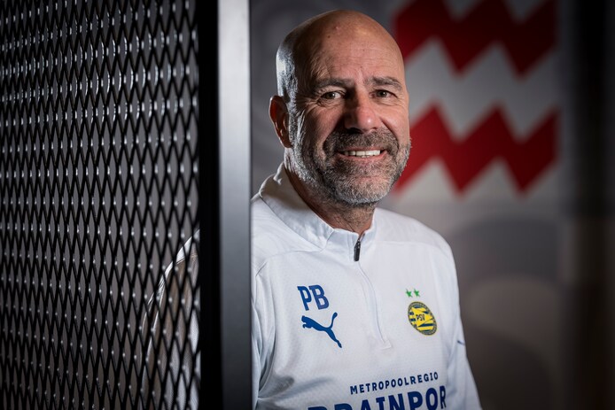 Peter Bosz geeft een bijzondere inkijk in zijn aanpak: ‘Mijn moeder zei vroeger al dat ik vaker ...