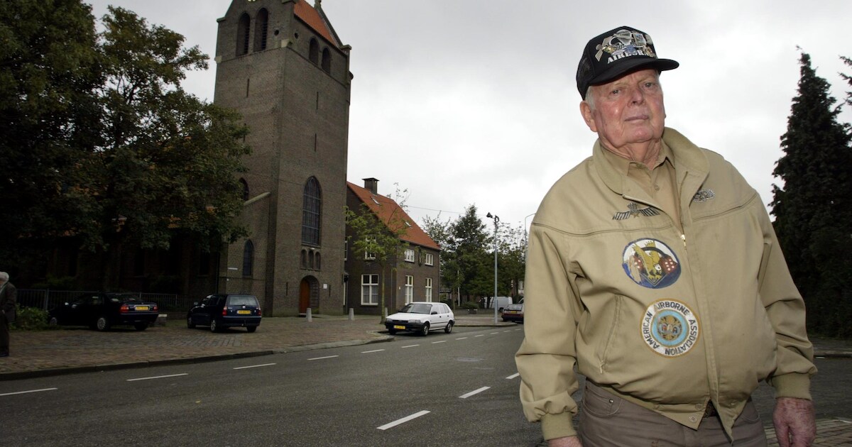 Overleden bevrijder Bill Galbraith (97) haalde zijn kogel uit de kerk ...