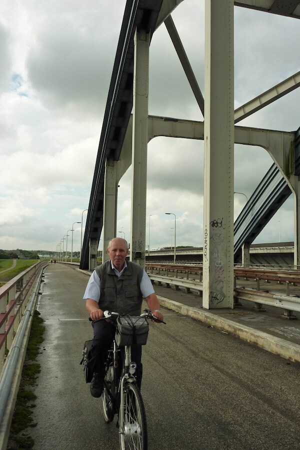 Onderzoek hergebruik Viaanse brug voor fietspad Culemborg loopt uit ...