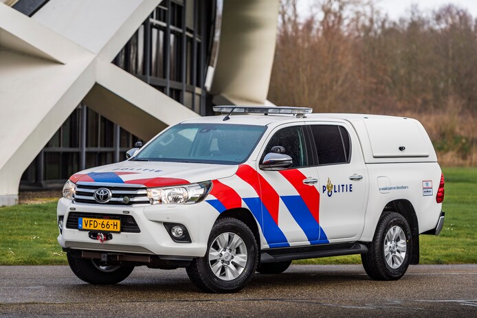 Nationale Politie gaat terreinrijden met Toyota's | Auto | AD.nl