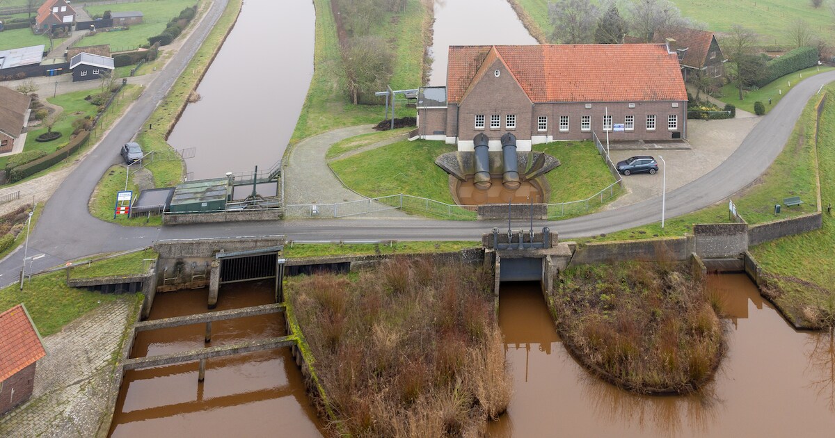 Bewoners Gennerdijk krijgen hun zo vurig gewenste brug tijdens jarenlange afsluiting | Zwolle ...