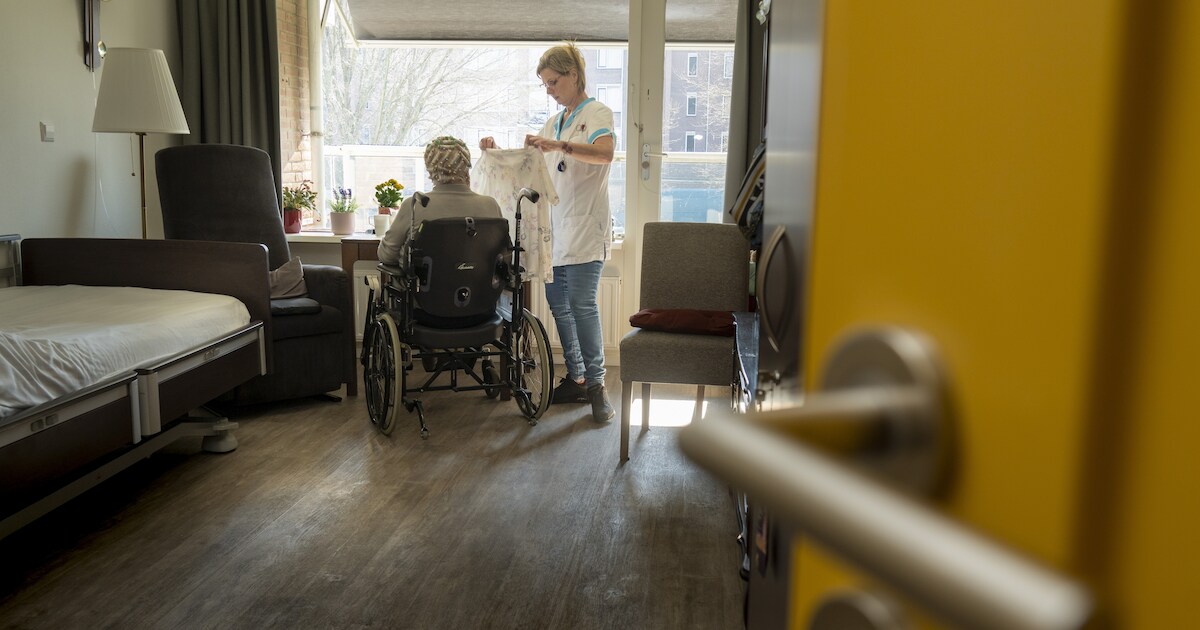 ‘Meer verpleegzorg voor ouderen thuis levert veel minder op dan kabinet ...