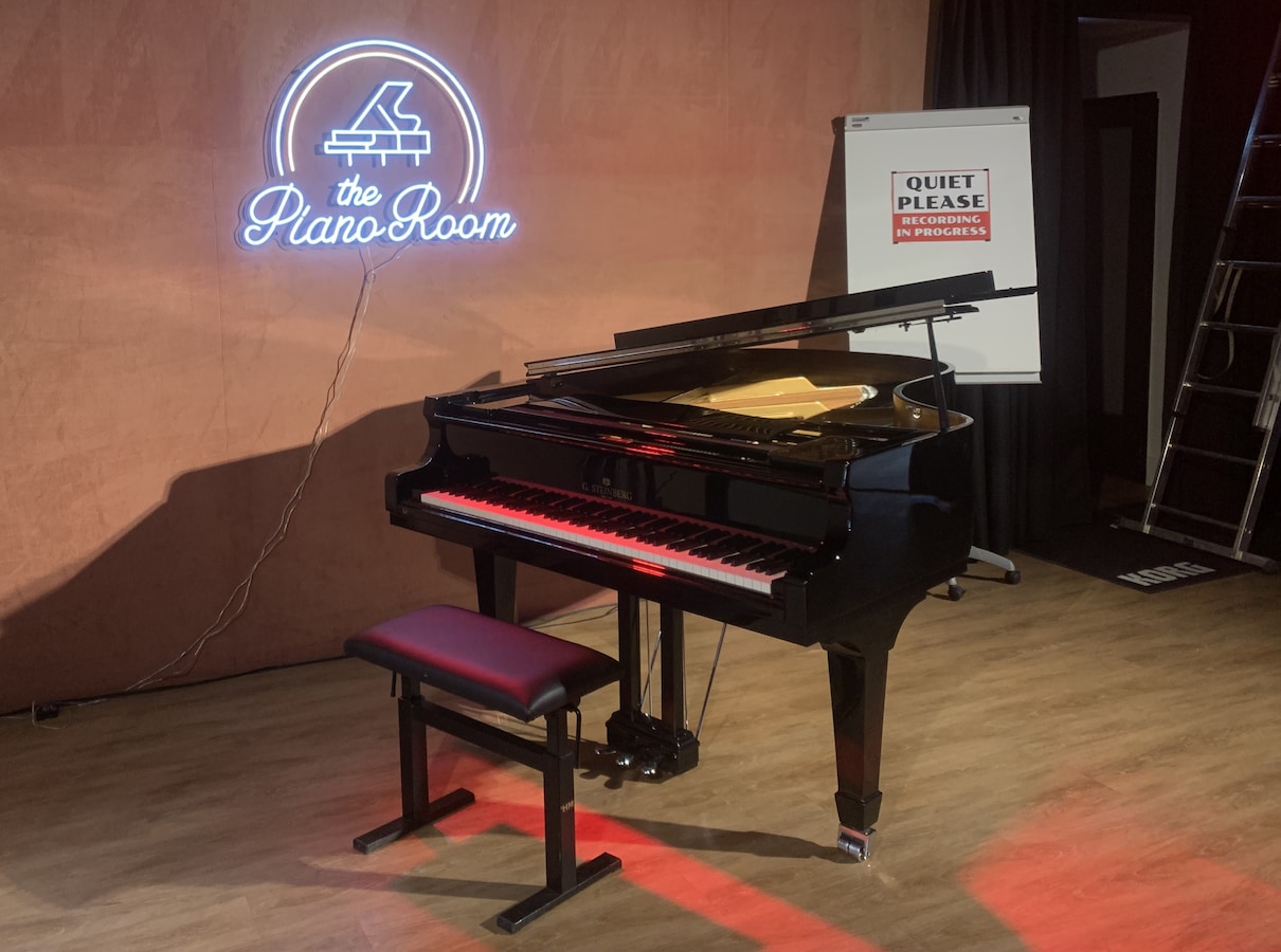 De grootste pianowinkel van Europa zit in Veenendaal: ‘De piano moet ...