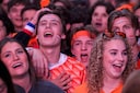 Hartje Amersfoort vult zich met Oranjefans die de eerste wedstrijd ...