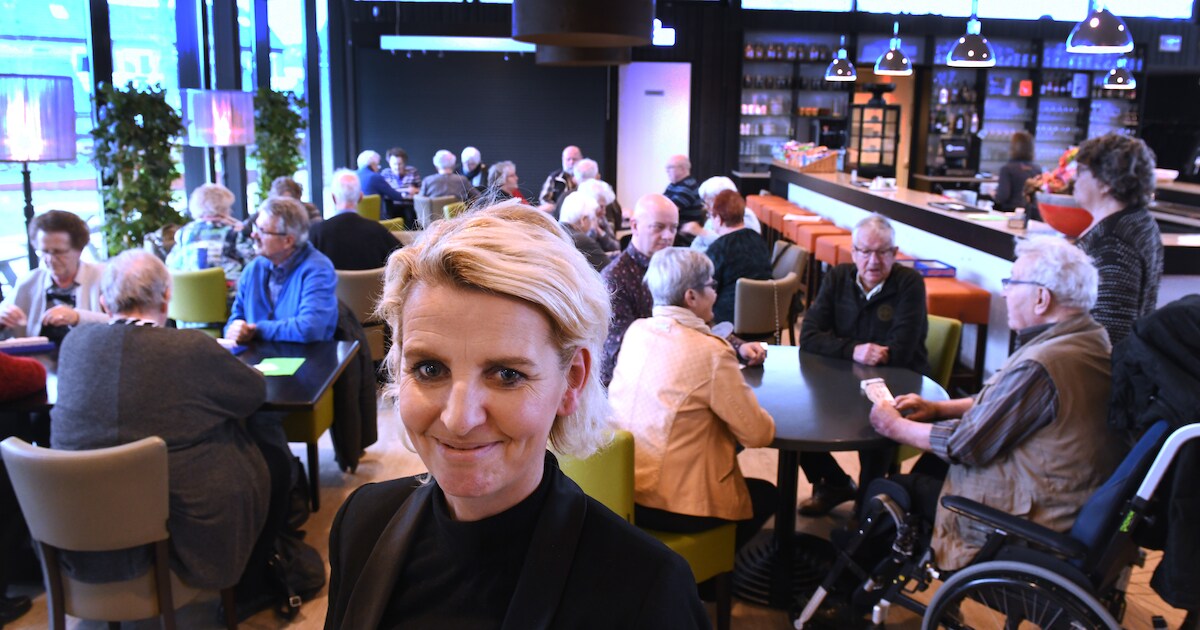‘In een dorpshuis moet je aanspraak en gezelligheid vinden’ | Regio | AD.nl