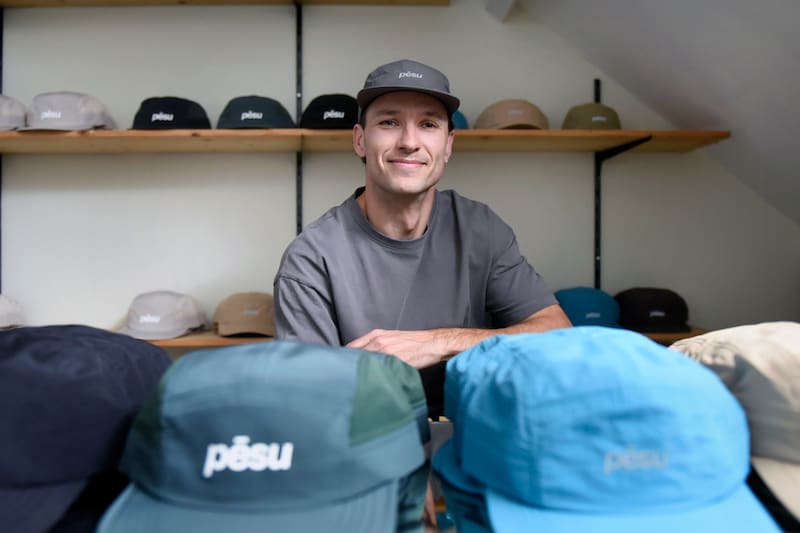 Naast fulltime baan bouwt Niels (39) vanuit zolder aan eigen sportmerk ...