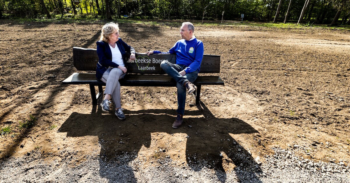 Eindelijk een vaste plek voor het bankje van de nieuwe burgemeester ...