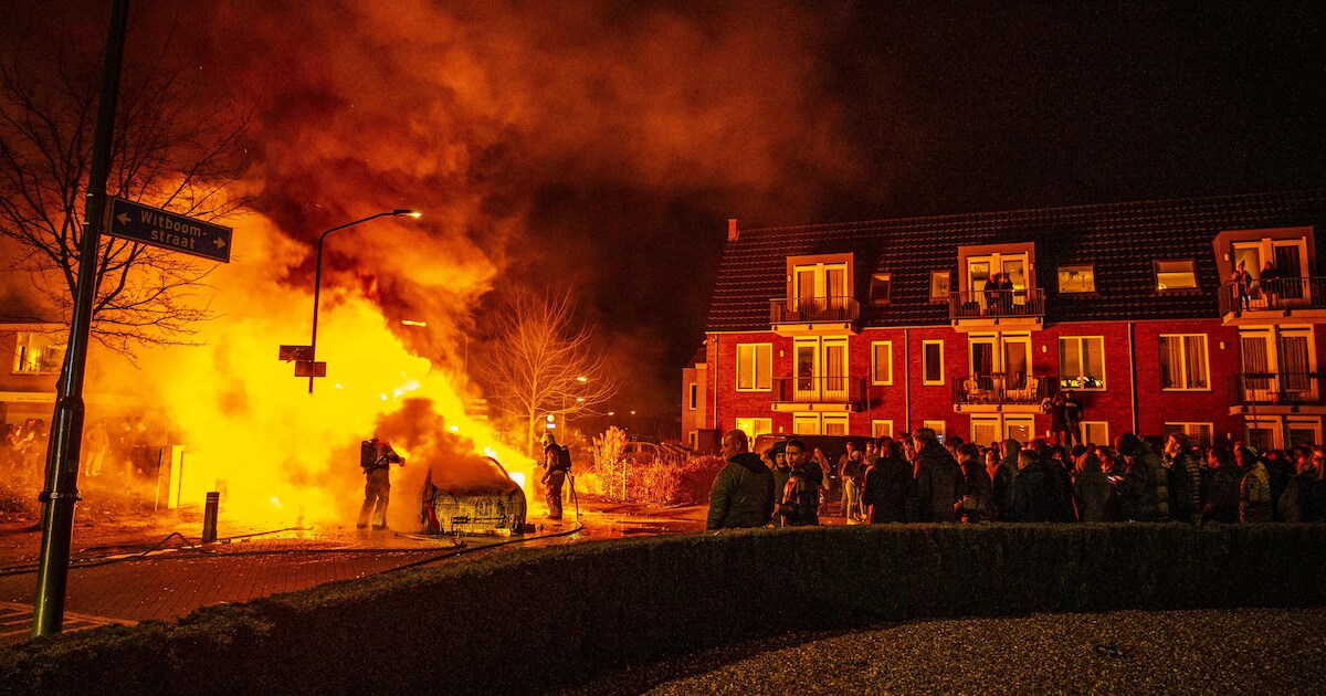 Nieuwsjaarsvuur in Veen op z’n beloop laten? ‘Dat kruispunt moet écht geen vrijstaat worden ...