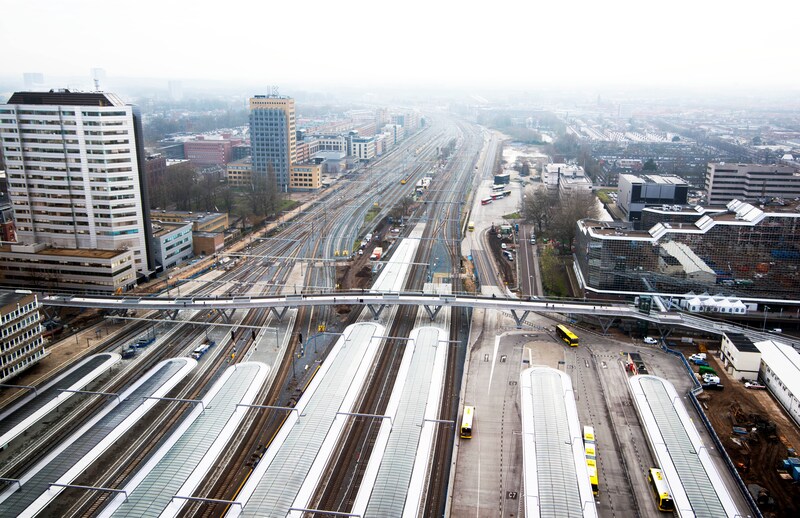 Moreelsebrug voorlopig nergens mee verbonden | Regio | AD.nl
