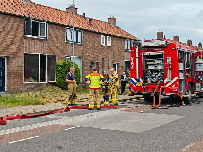 Bank vat vlam in woonkamer van woning aan de Oude Enkweg in Vorden ...