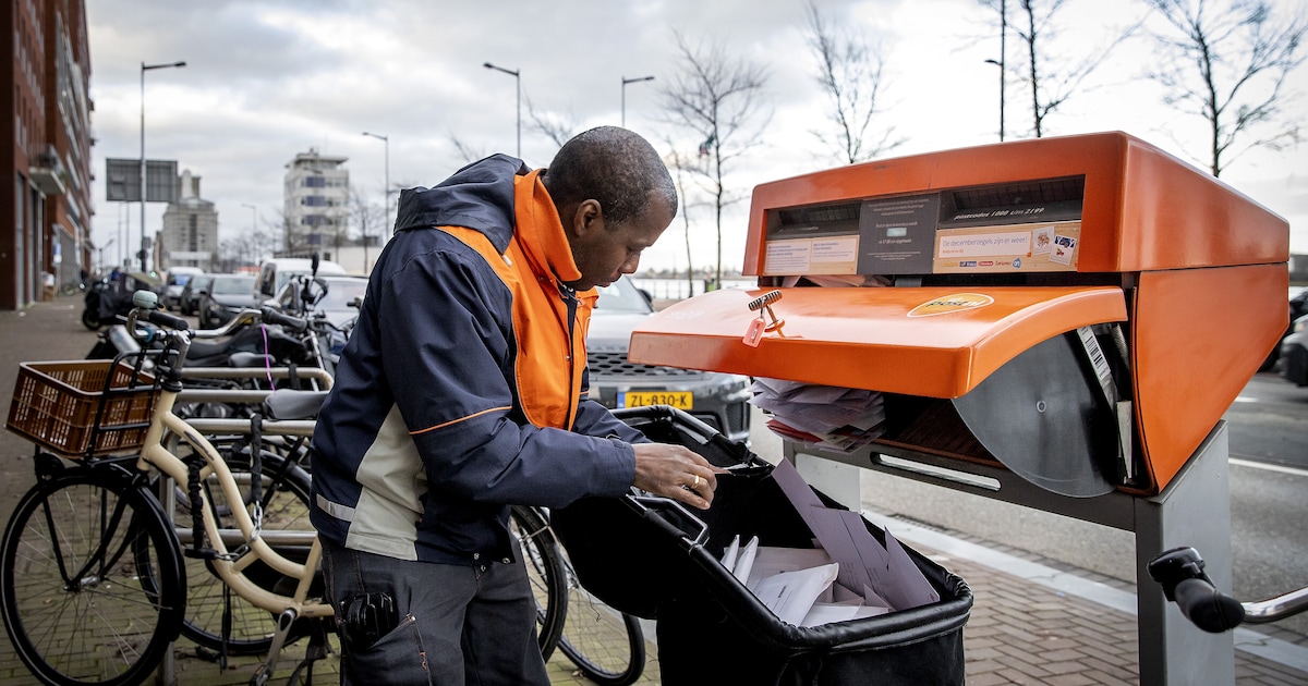 PostNL gaat brievenbussen niet meer ‘s avonds legen: ‘Alleen kleine ...