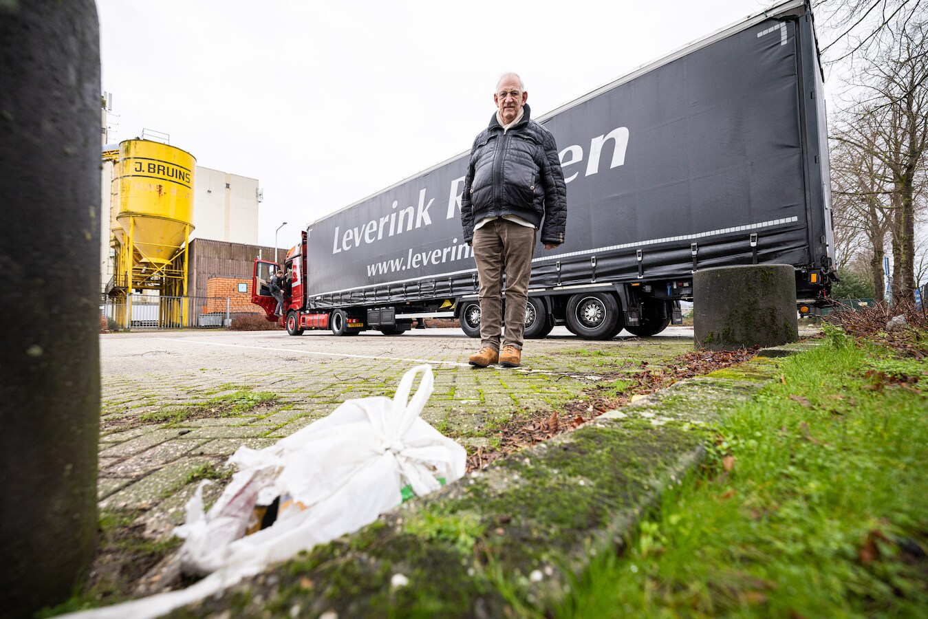 Roep om beveiligd parkeerterrein voor trucks in Hardenberg: ‘Overal ...