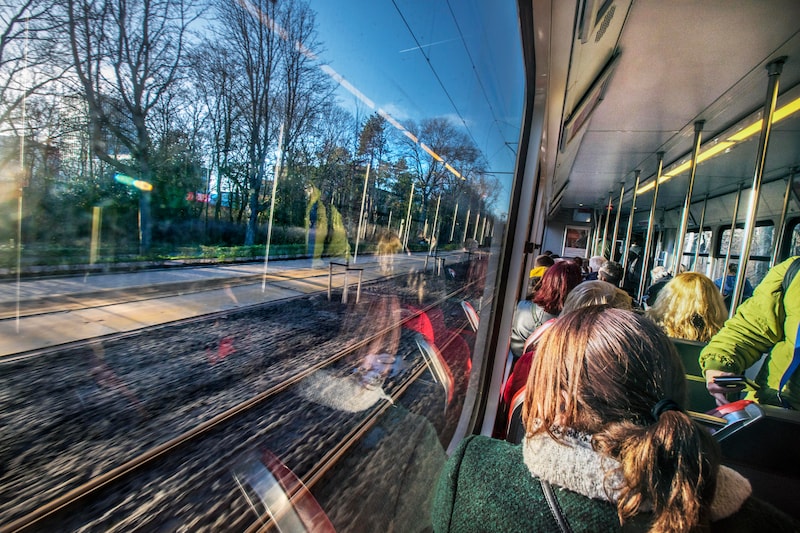 Test- en proefritten tram 19 starten in Delft | Regio | AD.nl