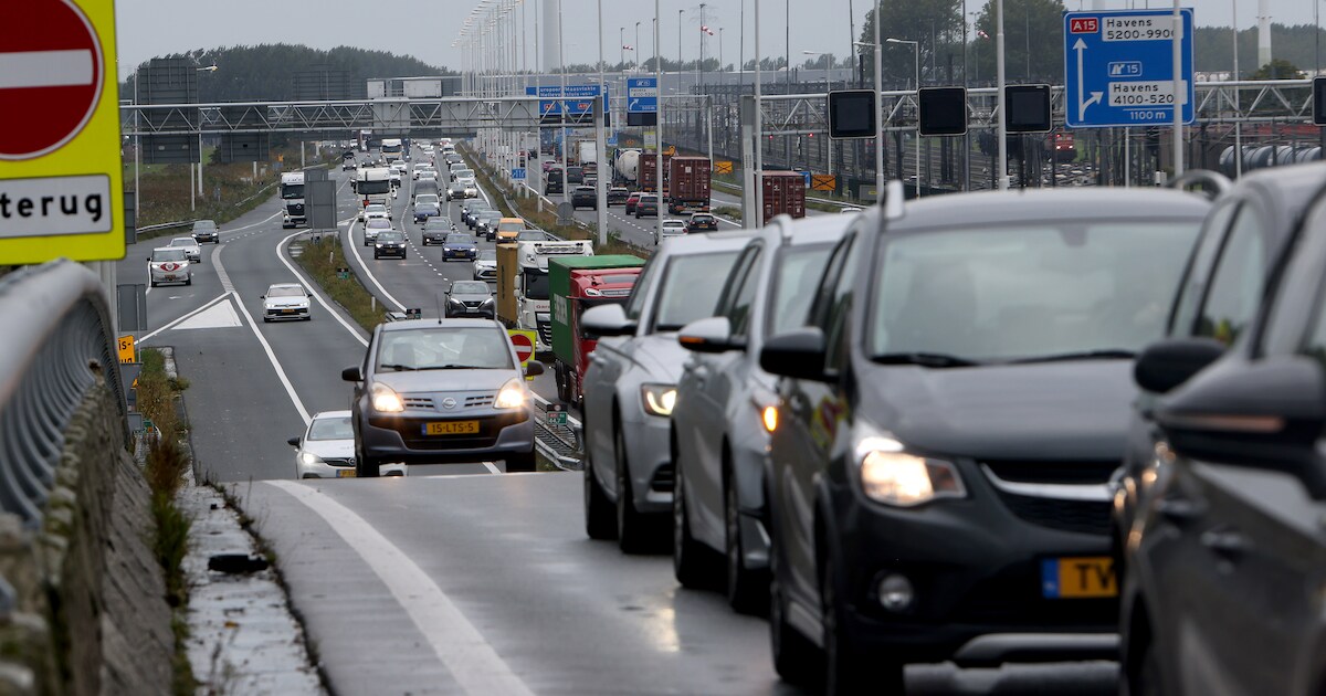 Regiobestuurders over A15: ‘Nog acht weken file kan echt niet, minister ...
