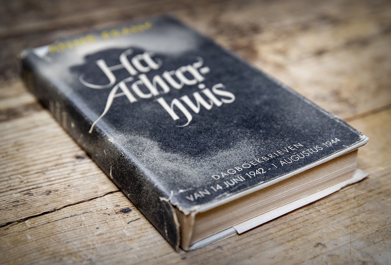 Zeldzame eerste druk van dagboek Anne Frank brengt 3500 euro op ...