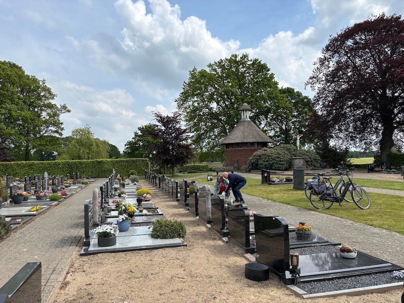 Vrijgezelle Johan uit Lattrop ging op de fiets naar Nordhorn, want van ...
