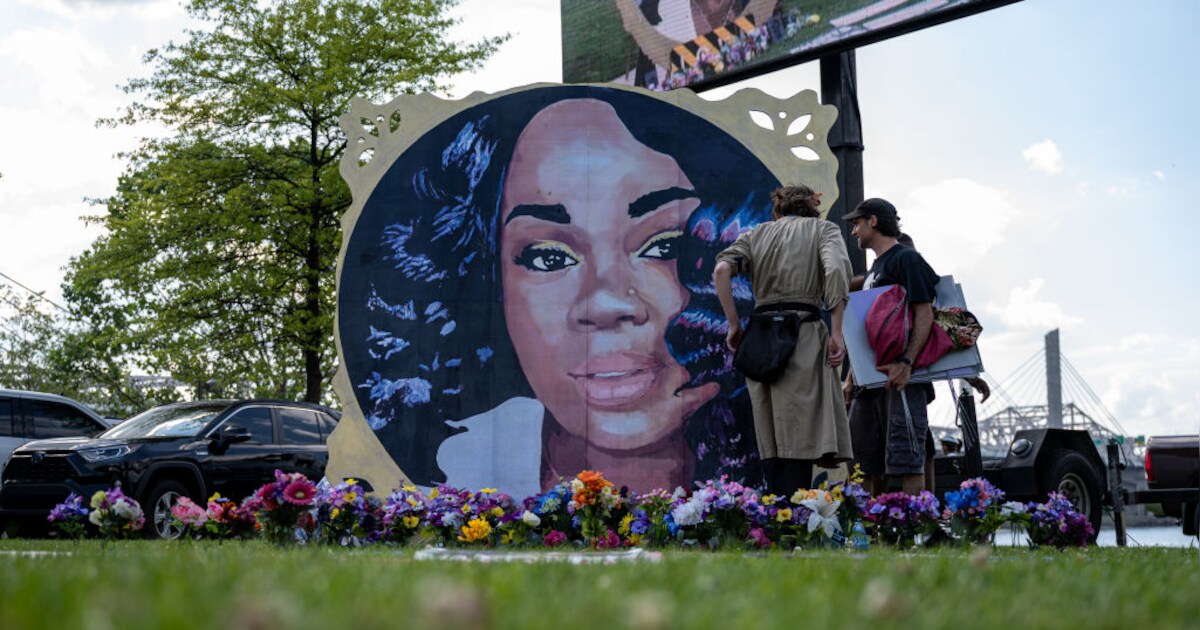 Agent in VS schuldig bevonden in zaak van door politie doodgeschoten zwarte vrouw Breonna Taylor ...