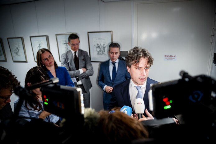 Veel boze reacties in de mailbox: oppositie worstelt met hulp aan het ...