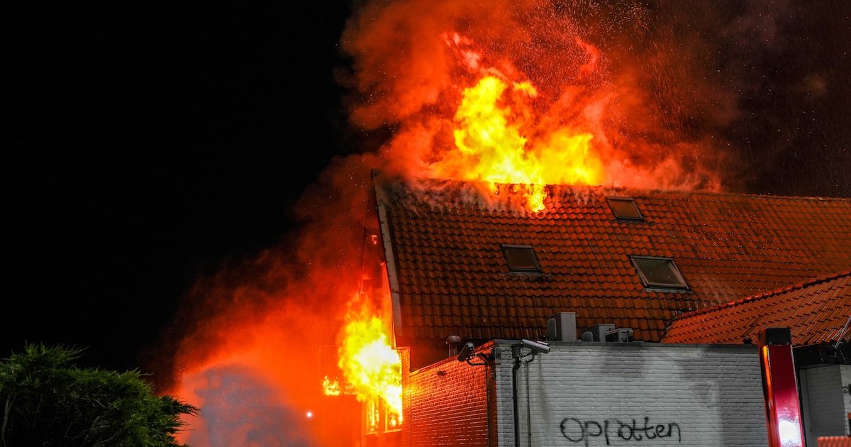 Zeer grote brand in restaurant in Wijdenes, politie onderzoekt ...