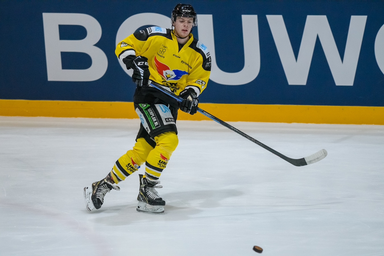 Mike Collard is vierde telg van ijshockeyfamilie bij Dragons: ‘Druk is ...