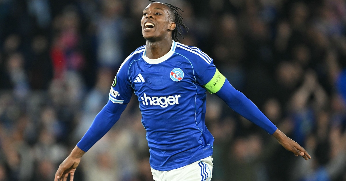 Oranje-international Emegha scoort én mist penalty bij comeback ...