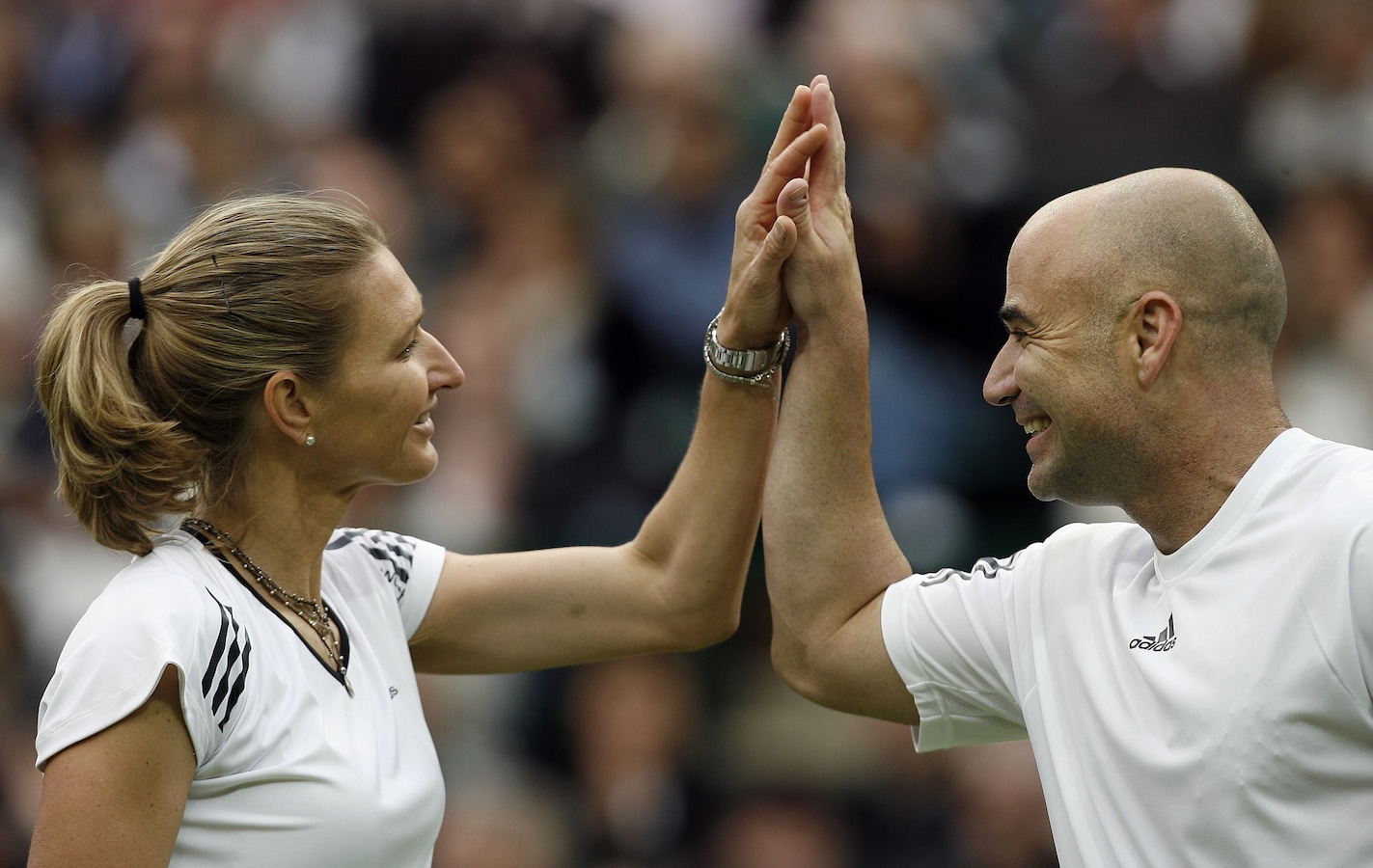Tenniskoppels trekken de aandacht op Wimbledon, waar de liefde dit jaar ...