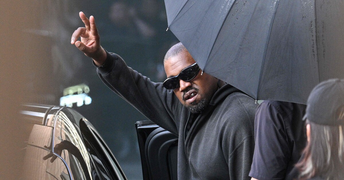 Comeback Kanye West op podium eindigt in complete chaos: fans scanderen ...