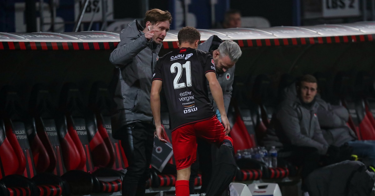 Thomas Verhaar stort zich volledig op trainersvak en stopt als ...