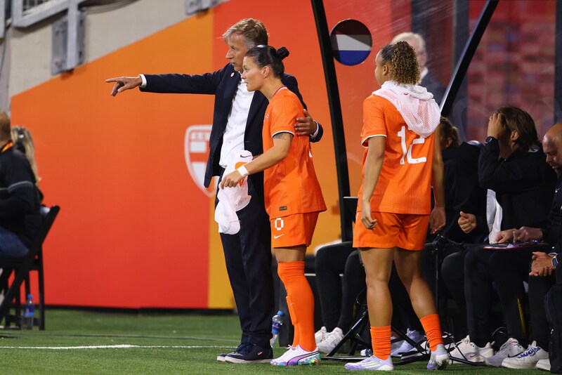 Vivianne Miedema ‘blij’ dat 100ste goal voor Leeuwinnen uitbleef ...