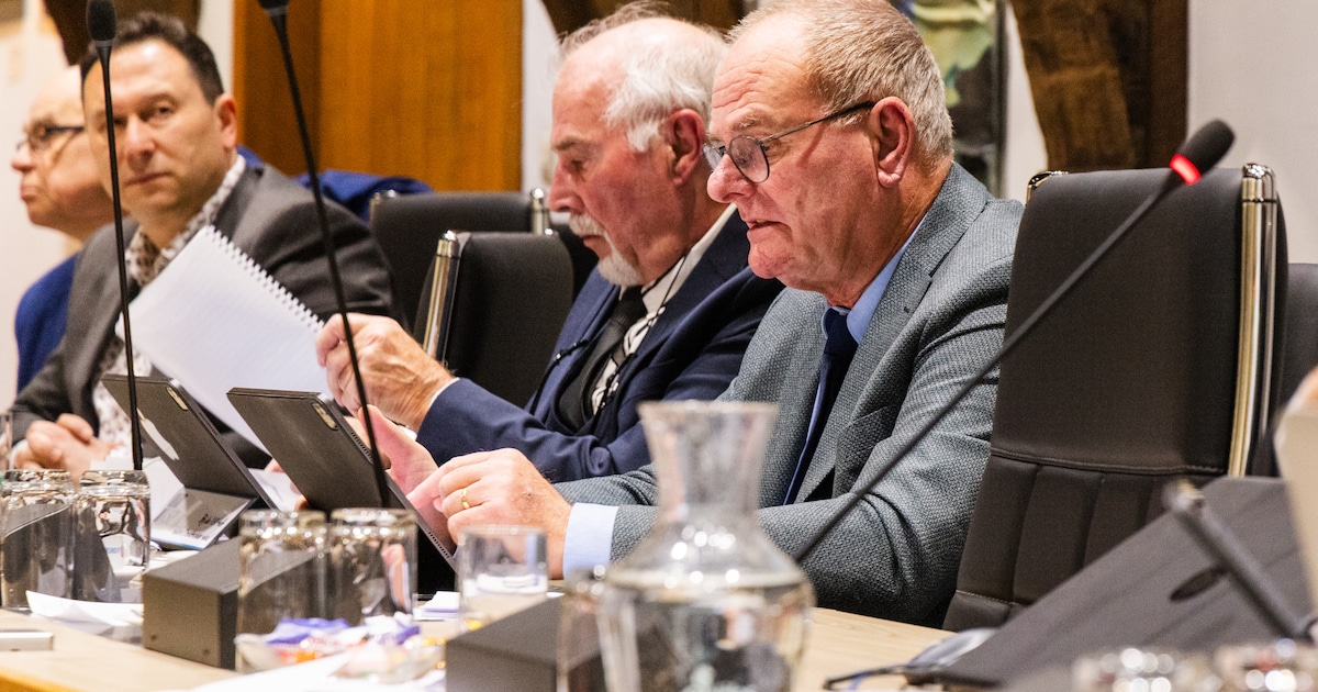 VSP vraagt om ingrepen bij suïcidehotspots | Dordrecht | AD.nl