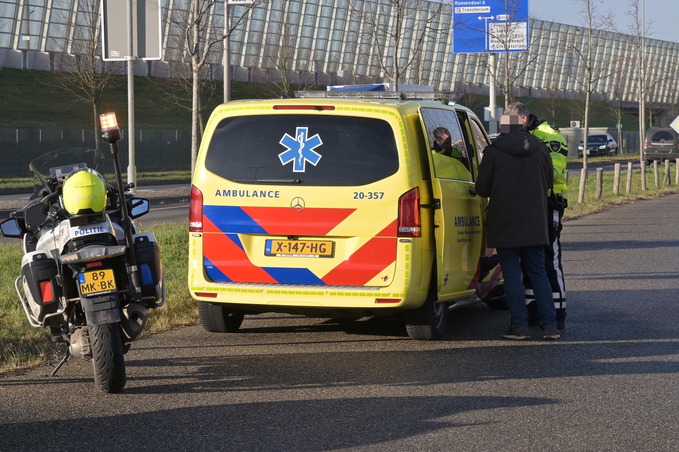 Ligfiets botst met auto in Breda, bestuurder gewond | Foto | AD.nl