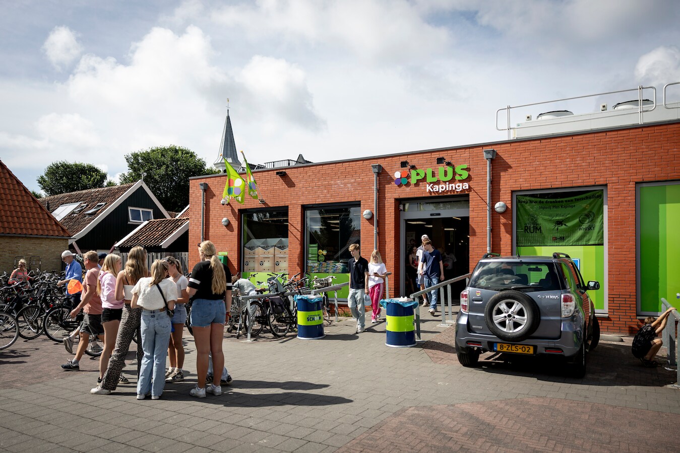 Hoe kunnen minderjarige Twentse jongeren zestien kratten bier kopen bij ...