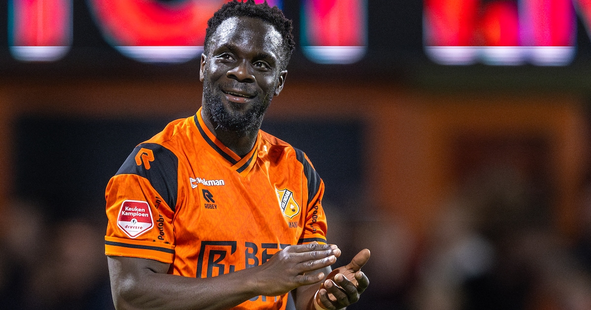 Elvis Manu helpt Volendam aan overwinning op FC Den Bosch, Vitesse ...
