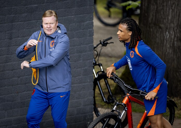 Voor Nathan Aké begint de jacht op een prijs dit seizoen nú pas ...