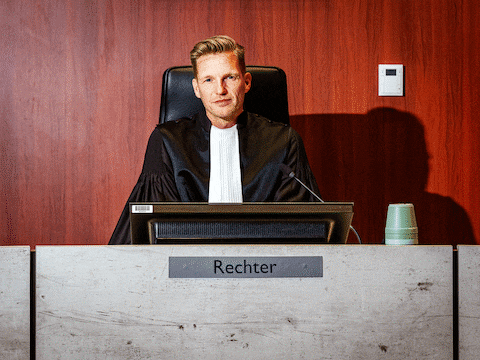 Luid feest of verkeerd geplaatste schutting: hoort burenruzie thuis in ...