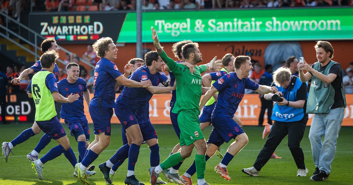 Willem II promoveert naar de Eredivisie na sensationele penaltythriller ...