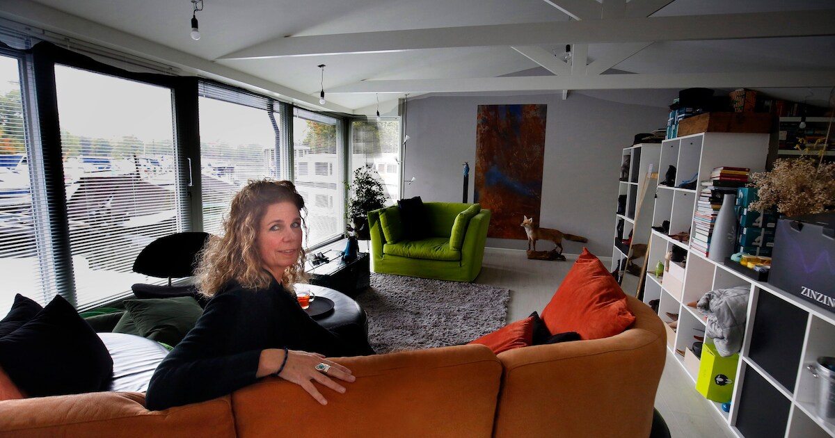 Na twaalf gewone huizen is Jacky ein-de-lijk thuis in haar woonark: ‘Ik ...