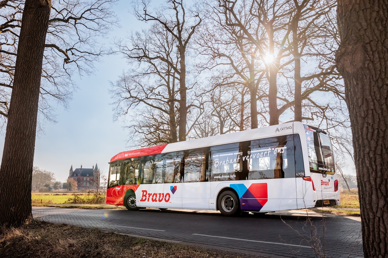 18 meter lange bussen rijden straks acht keer per uur door Tilburg ...