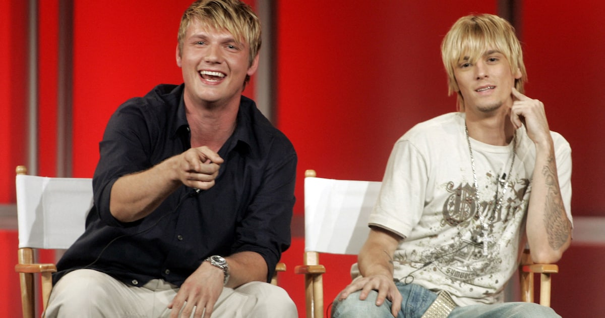 Nick Carter in tranen tijdens optreden na dood jongere broer | Show | AD.nl