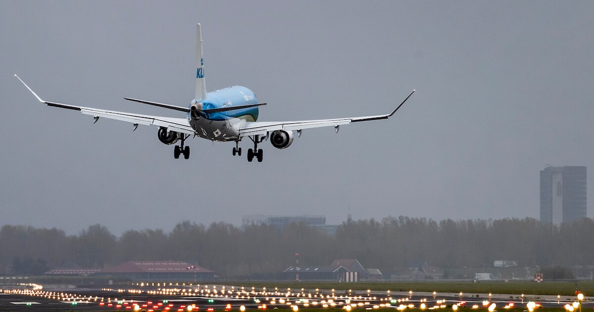 Polderbaan Schiphol 13 weken dicht voor onderhoud | Noord Holland | AD.nl