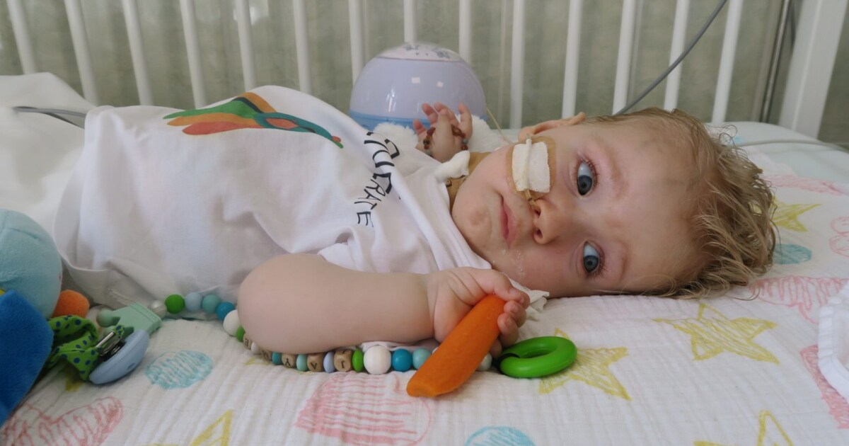 Baby Jayme (1) weer thuis na behandeling in Hongarije: ‘Wat een ...